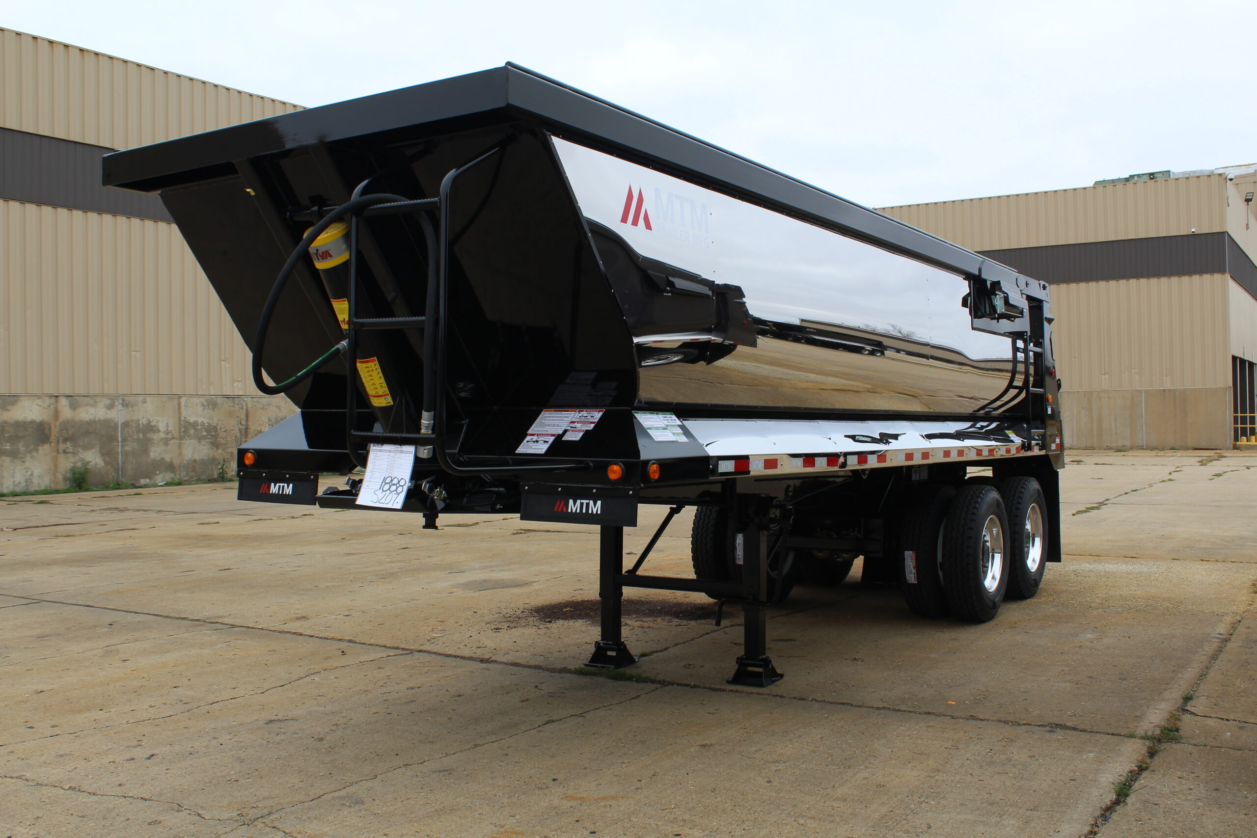 26' Flat Floor | Quarter-Frame S207 For Sale - MTM Trailers