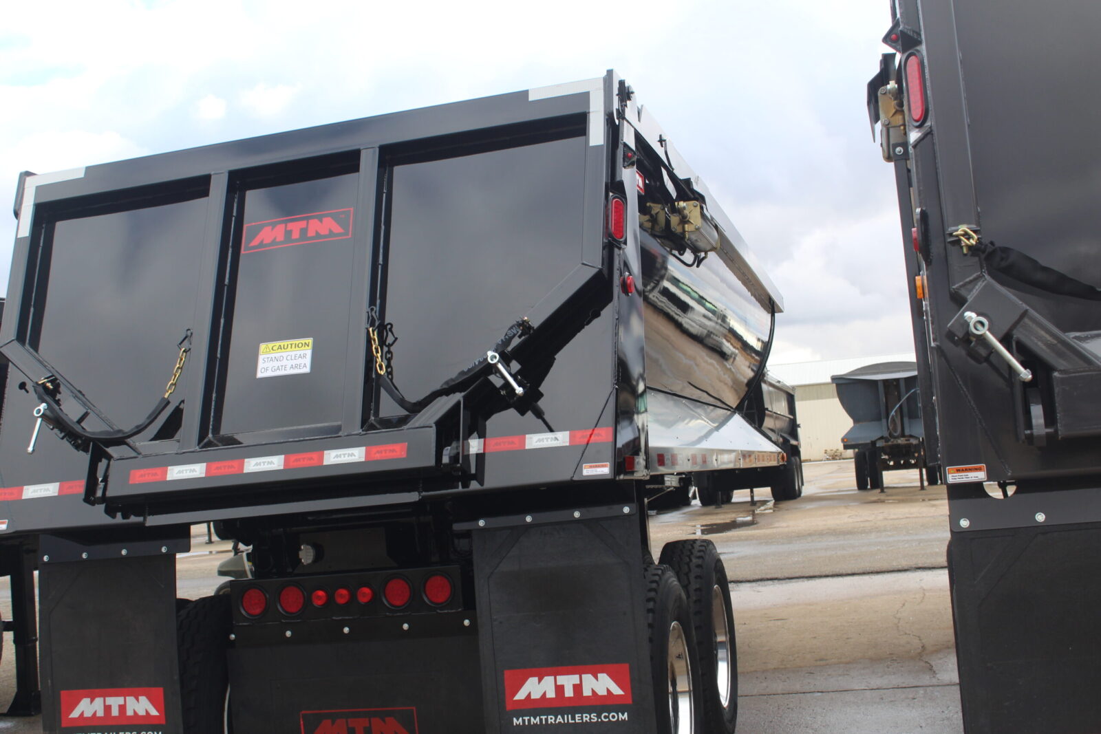 23' Half Round | Quarter Frame T277 For Sale - MTM Trailers